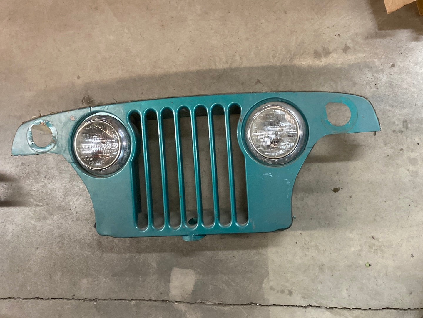 Jeepster Commando C101 (66-71) OEM Front Grille - Green | FN Jeep