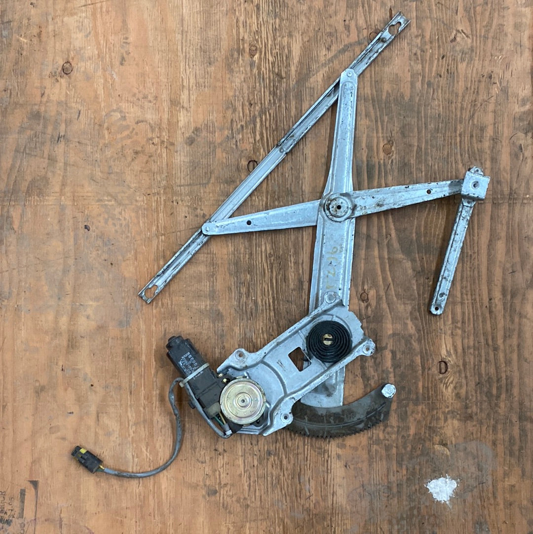 Grand Cherokee ZJ (93-98) PS Front Electric Window Regulator | FN Jeep