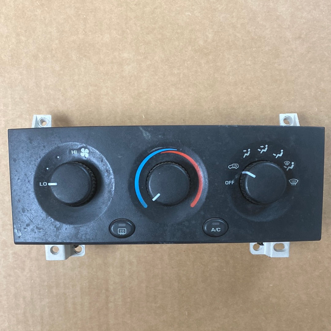Interior and Electrical Climate Control Module | FN Jeep
