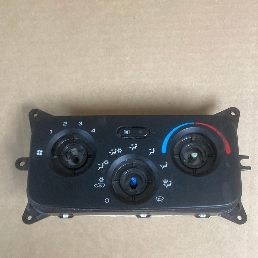 Interior and Electrical Climate Control Module | FN Jeep