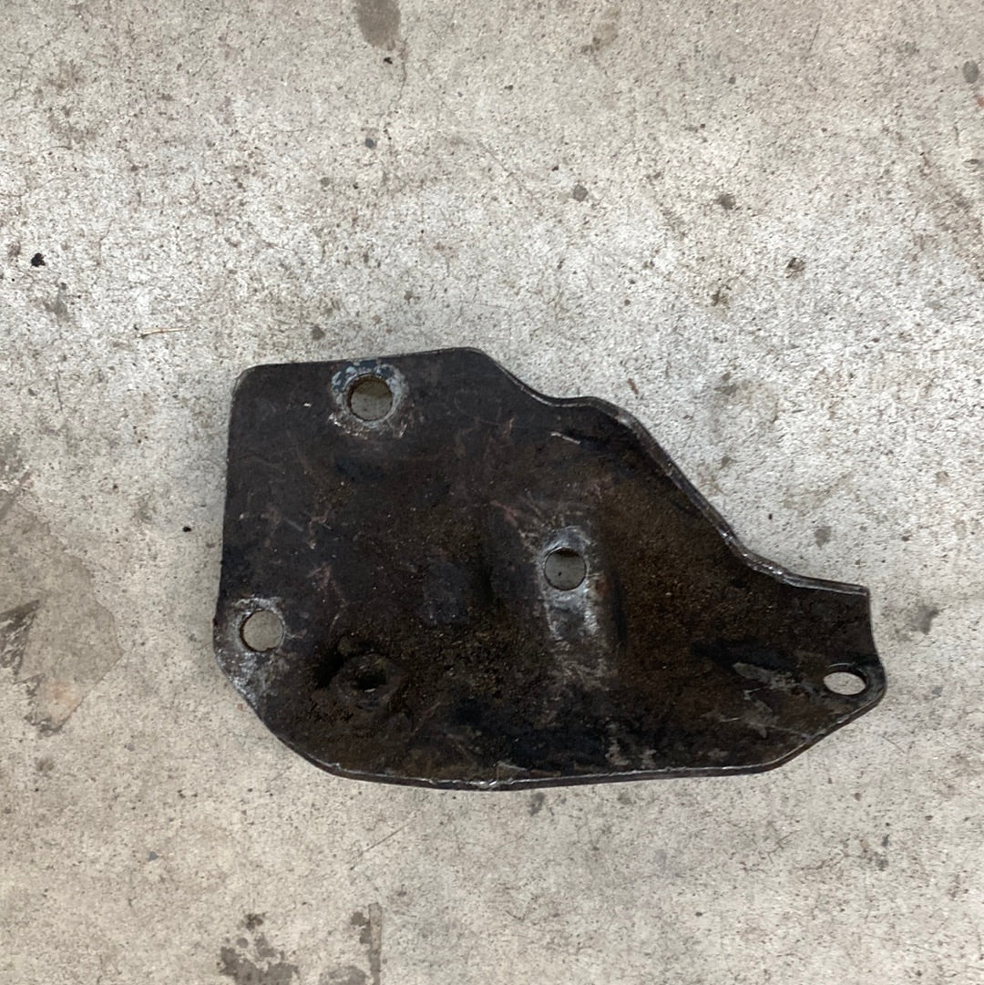 4.2L AMC 258 PS Engine to Frame Motor Mount for CJ5 CJ7 | FN Jeep