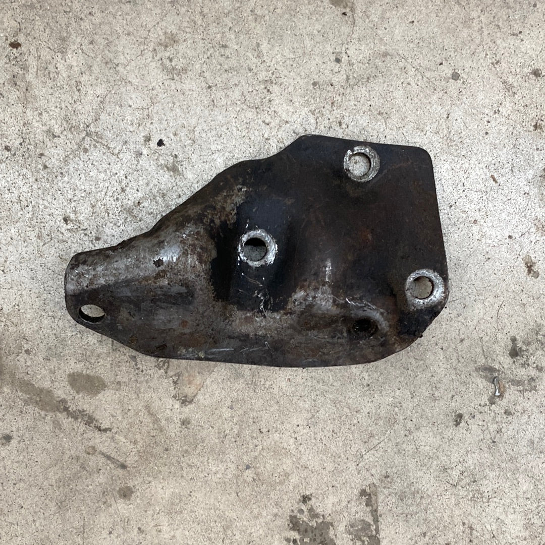 4.2L AMC 258 PS Engine to Frame Motor Mount for CJ5 CJ7 | FN Jeep